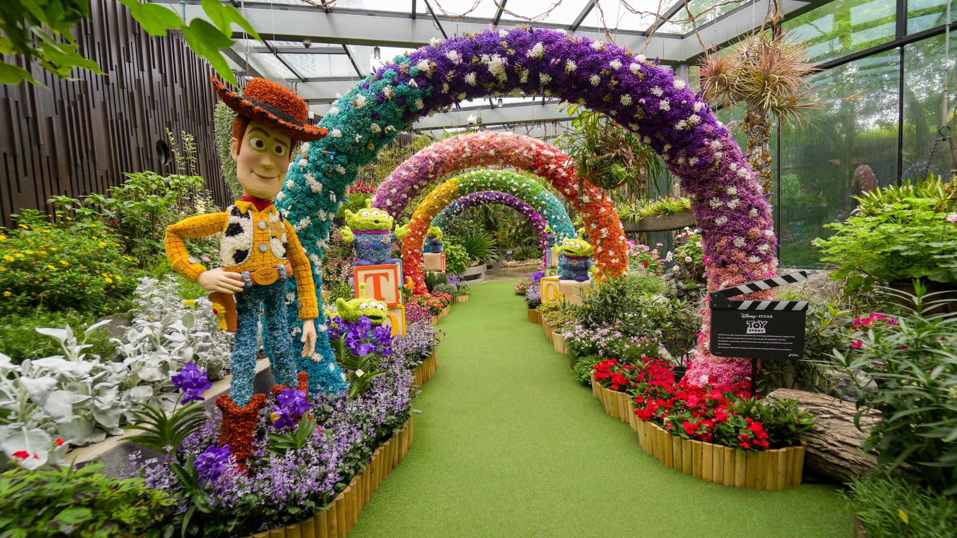Fantasy Flower Gardens Truly An enchanting Experience 🤩,